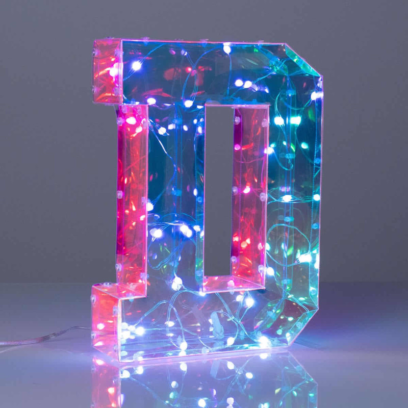 Lámpara letra d iluminada + hub usb - hipergol.com