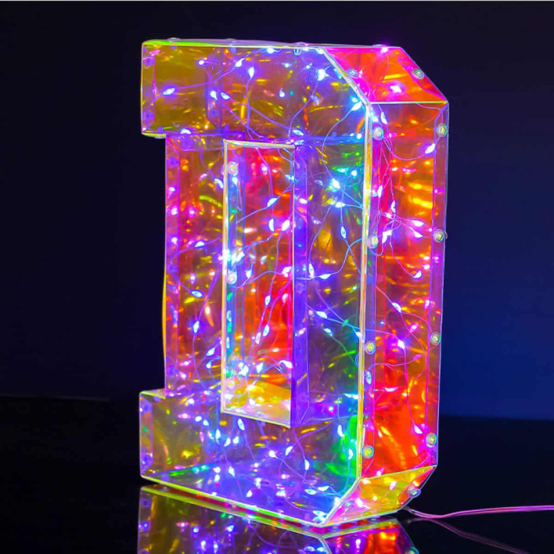 Lámpara letra d iluminada + hub usb - hipergol.com