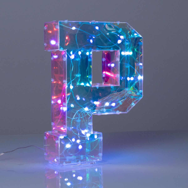 Lámpara letra p iluminada + hub usb - hipergol.com